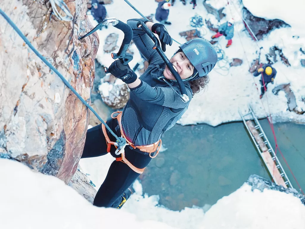 Jaden Tjon wereldkampioen ijsklimmen | Weekblad Dongen